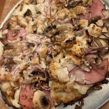 TOPPERS PIZZA PLACE - Updated December 2025 - 428 Photos & 714 Reviews ...