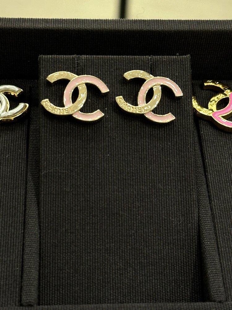 CHANEL - Updated April 2025 - 10 Photos - 3393 Peachtree Rd NE, Atlanta ...