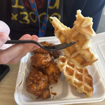 KOCO KOREAN FRIED CHICKEN & CROFFLES - Updated April 2025 - 1003 Photos ...