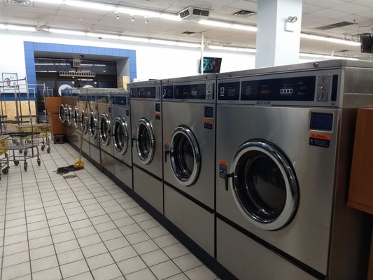 WASH TUB LAUNDROMAT - Updated October 2025 - 2200 S Pulaski Rd, Chicago ...