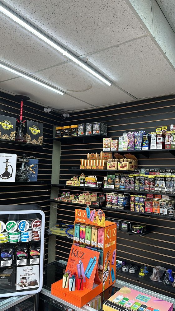 BOB SMOKE SHOP - Updated September 2025 - 1118 W Kennedy Blvd, Tampa ...