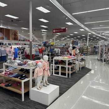 TARGET - Updated January 2026 - 219 Photos & 115 Reviews - 4200 E Main ...
