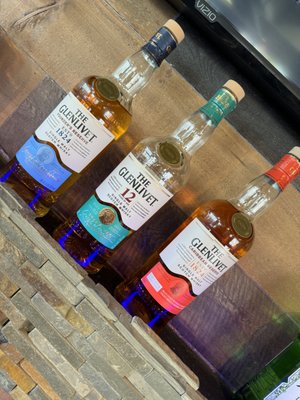 THE WOLF DEN BAR AND GRILL - Updated January 2026 - 90 Photos & 34 ...