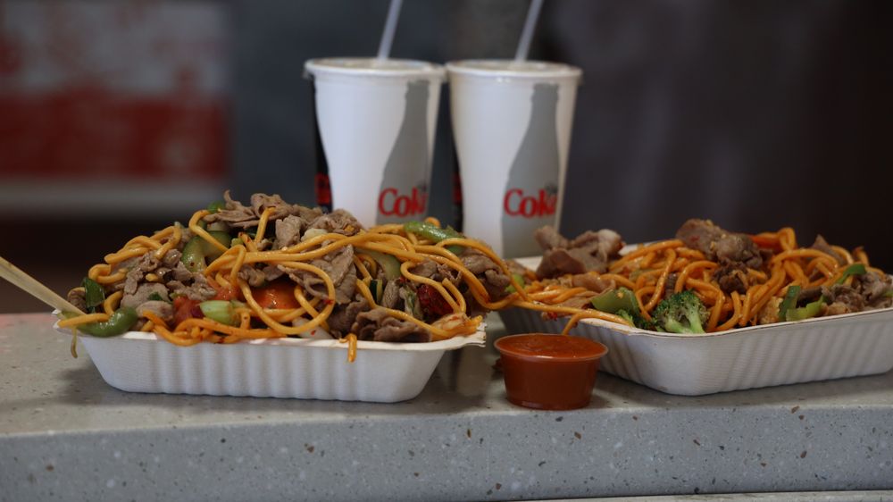 MONG Q - Updated October 2025 - 138 Photos & 52 Reviews - 7007 Friars ...