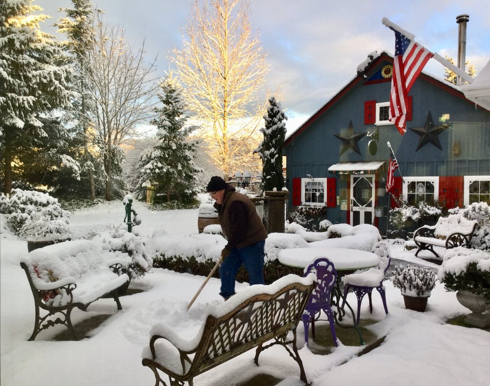 RIVERSIDE HOUSE GUEST LODGE - Updated January 2026 - 31 Photos - 481 ...