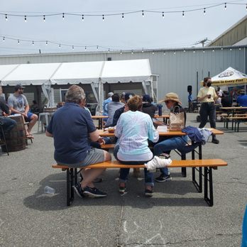 CAPE COD BEER - Updated July 2024 - 305 Photos & 220 Reviews - 1336 ...