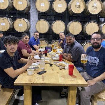 URBAN ROOTS BREWING & SMOKEHOUSE - Updated November 2024 - 1870 Photos ...