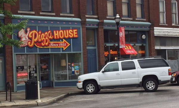 PIZZA HOUSE - 78 Photos & 113 Reviews - Pizza - 312 E Commercial St ...