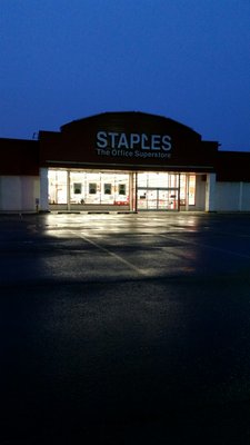 STAPLES - Updated December 2025 - 24 Photos & 22 Reviews - 2624 North ...