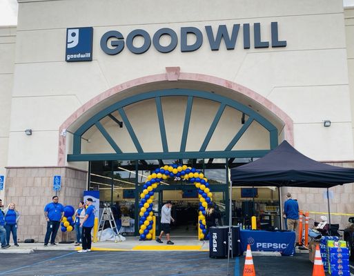 GOODWILL ORANGE COUNTY - Updated January 2026 - 10 Reviews - 26542 ...