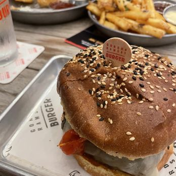 GORDON RAMSAY BURGER - 163 Photos & 100 Reviews - 99 Blackstone St ...