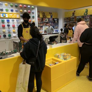 LEGO STORE - 64 Photos & 51 Reviews - 119 Bellevue Sq, Bellevue ...
