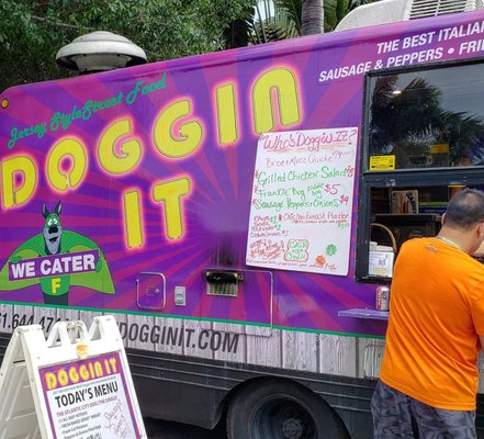 DOGGIN IT - 50 Photos - Wellington, Florida - Food Trucks - Restaurant ...