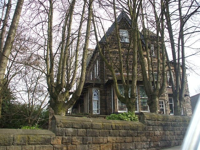 OAKWOOD LIBRARY - Updated December 2024 - 1 Oakwood Lane, Leeds, West ...