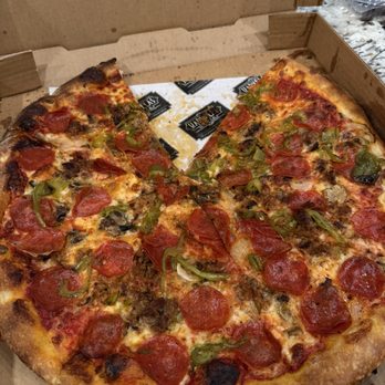 KARVELAS PIZZA - NEWNAN - Updated August 2025 - 37 Photos & 75 Reviews ...