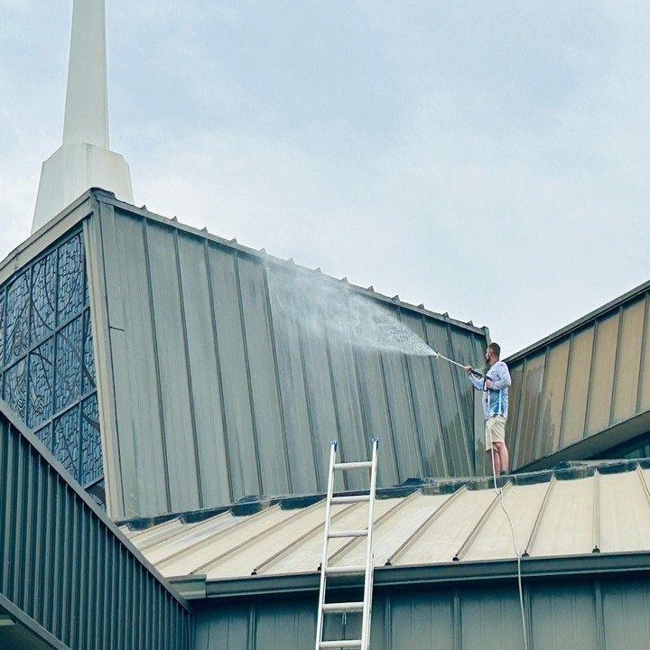 DR CLEAN SOFT WASH - Updated December 2025 - 10 Photos - Oak Ridge, Tennessee - Gutter Services ...