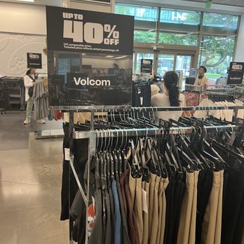 NORDSTROM RACK - Updated December 2025 - 632 Photos & 204 Reviews ...