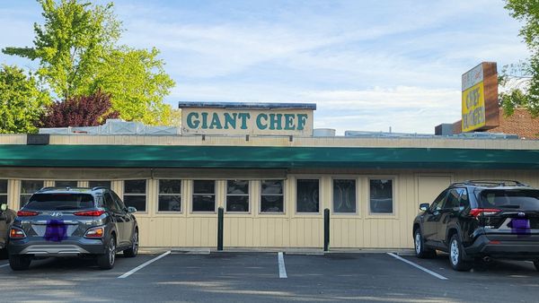 THE GIANT CHEF - Updated November 2025 - 393 Photos & 775 Reviews - 10 ...
