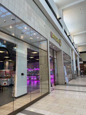 GATCHA - 299 Photos & 52 Reviews - 8001 S Orange Blossom Trl, Orlando ...