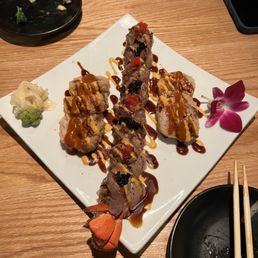 WILD GOJI REVOLVING SUSHI & BAR - Updated October 2025 - 2056 Photos ...