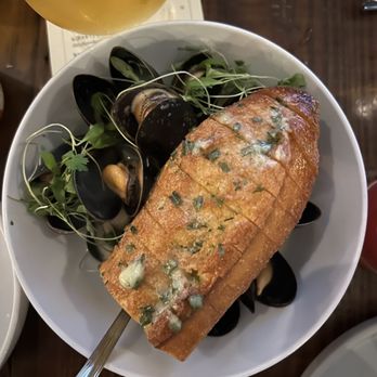 SUR LIE - Updated October 2024 - 410 Photos & 314 Reviews - 11 Free St ...