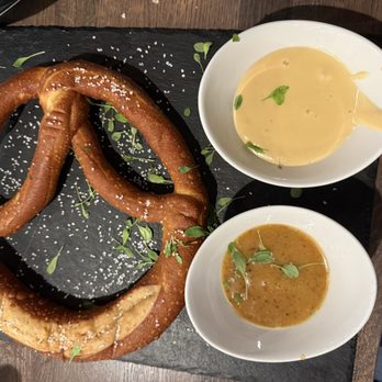 7 TWELVE TABLE & TAPHOUSE - Updated October 2025 - 37 Photos & 27 ...