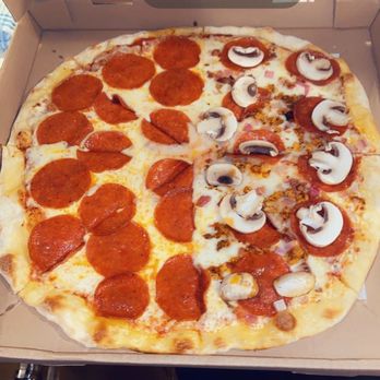 SURFCREST MARKET AND PIZZA - Updated June 2024 - 34 Photos & 92 Reviews ...