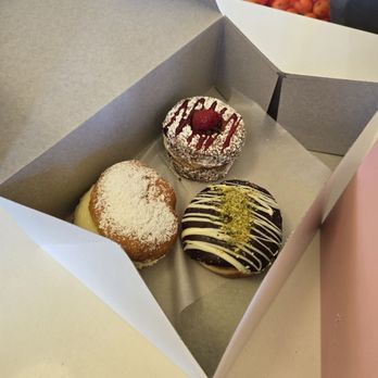 FRIENDLY DONUTS - Updated July 2025 - 3245 Photos & 1710 Reviews - 4442 ...