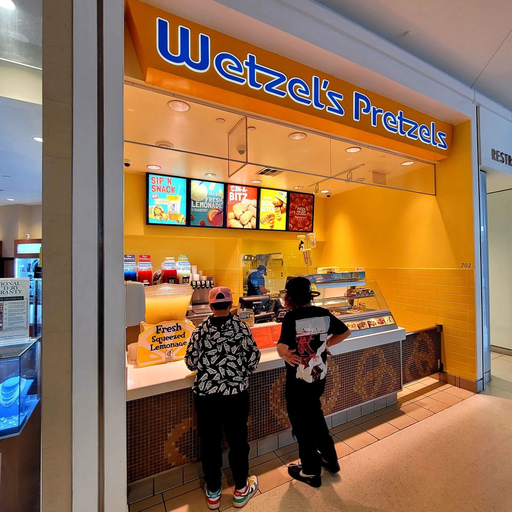 WETZEL’S PRETZELS - 29 Photos & 27 Reviews - 8500 Beverly Blvd, Los ...