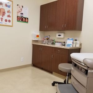 CURTISS W COMBS, MD - Updated May 2025 - 81 Reviews - 31720 Temecula ...