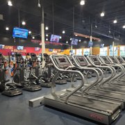 CRUNCH FITNESS - FARMINGTON HILLS - 43 Photos & 21 Reviews - Gyms ...