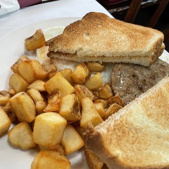 DUTCH PANTRY FAMILY RESTAURANT - Updated March 2025 - 104 Photos & 108 ...