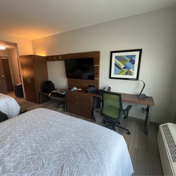 HOLIDAY INN EXPRESS & SUITES MORENO VALLEY - RIVERSIDE - Updated July ...