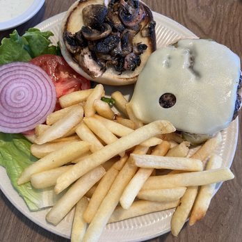 STOX RESTAURANT & BAKERY - Updated March 2025 - 431 Photos & 437 ...