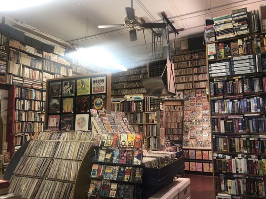 CAL’S BOOKS - 24 Photos & 45 Reviews - Used Bookstore - 5242 Westside ...