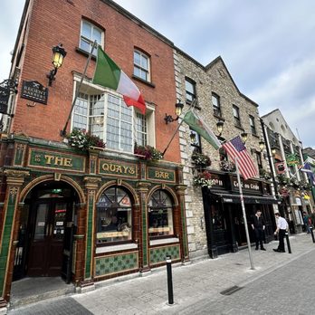 THE QUAYS IRISH RESTAURANT - Updated February 2025 - 359 Photos & 235 ...