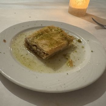 THE HELMAND - Updated October 2025 - 580 Photos & 788 Reviews - 806 N ...