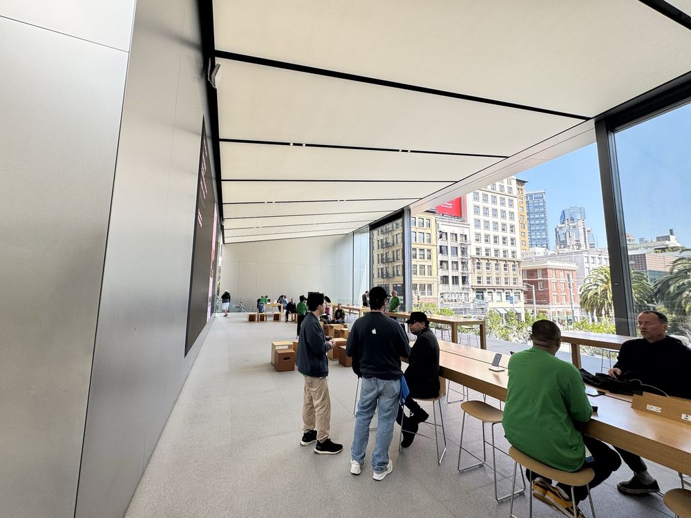 APPLE UNION SQUARE - Updated August 2025 - 758 Photos & 1393 Reviews ...