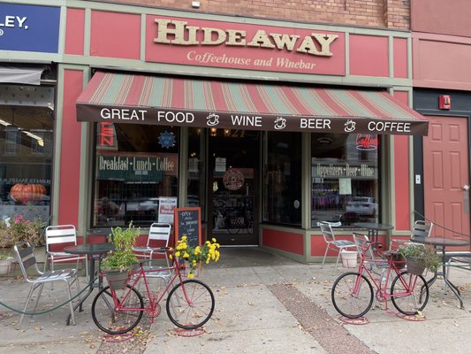 HIDEAWAY COFFEE HOUSE AND WINE BAR - Updated September 2025 - 50 Photos ...