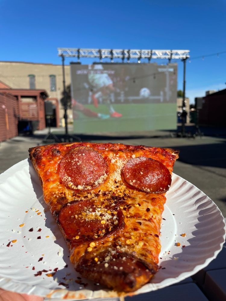 GRAFFITI PIZZA - 130 Photos & 153 Reviews - 210 Palafox Pl, Pensacola ...