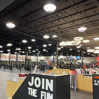 CRUNCH FITNESS - ALTAMONTE SPRINGS - Updated December 2025 - 35 Photos ...