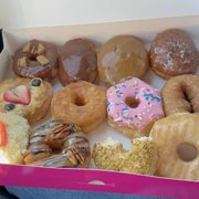 AMY’S DONUTS - 606 Photos & 743 Reviews - Donuts - 2704 E Fountain Blvd ...