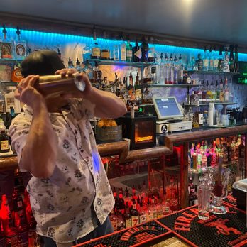 AV BAR & NIGHTCLUB - Updated May 2025 - 89 Photos & 160 Reviews - 664 ...