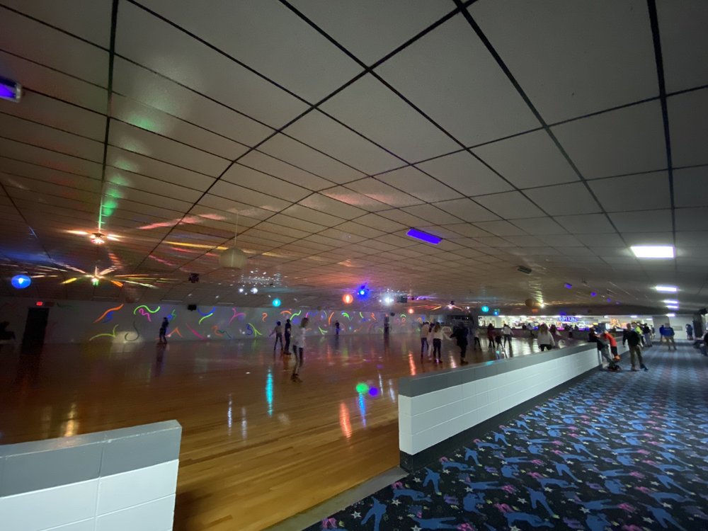 SKATELAND - 4843 Stenstrom Rd, Rockford, Illinois - Skating Rinks ...