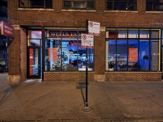 WELLS FARGO BANK - Updated December 2025 - 15 Photos - 935 W Randolph ...
