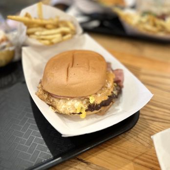 BURGER MOJO - Updated June 2025 - 156 Photos & 231 Reviews - 209 ...