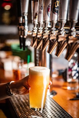 THE MAIN PUB - Updated December 2025 - 238 Photos & 326 Reviews - 306 ...