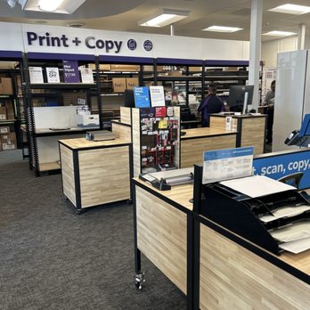 FEDEX OFFICE PRINT SHIP CENTER Updated January 2025 14 Reviews 212 N Larchmont Blvd Los Angeles California Shipping Centers Phone Number Yelp