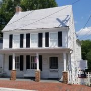 PATSY CLINE HISTORIC HOUSE - 68 Photos - 608 Kent St, Winchester ...