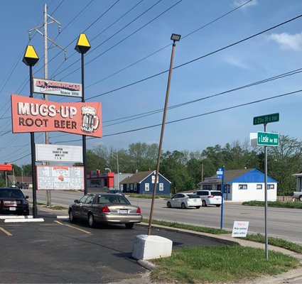 MUGS UP DRIVE IN - Updated December 2025 - 53 Photos & 120 Reviews ...